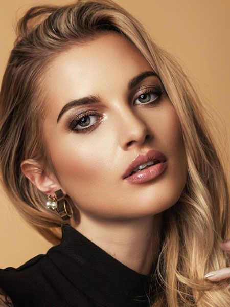 Tereza Hud - MODELKY A HOSTESKY D.F.C. FASHION CLUB - MODELINGOVÁ AGENTURA