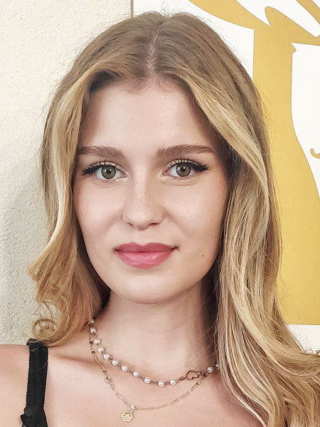 Tereza Med - MODELKY A HOSTESKY D.F.C. FASHION CLUB - MODELINGOVÁ AGENTURA